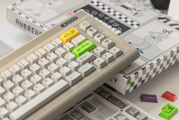 Command 65 R2 复古热插拔三模机械键盘套件 - zFrontier 装备前线