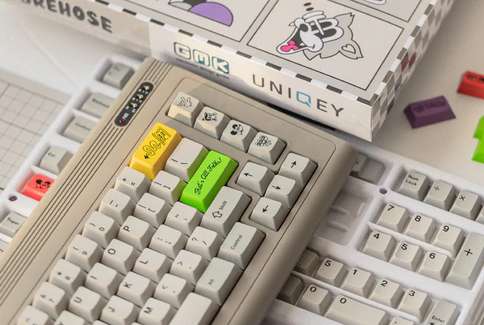 Command 65 R2 复古热插拔三模机械键盘套件 - zFrontier 装备前线