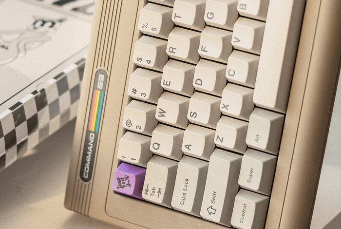 Command 65 R2 复古热插拔三模机械键盘套件 - zFrontier 装备前线