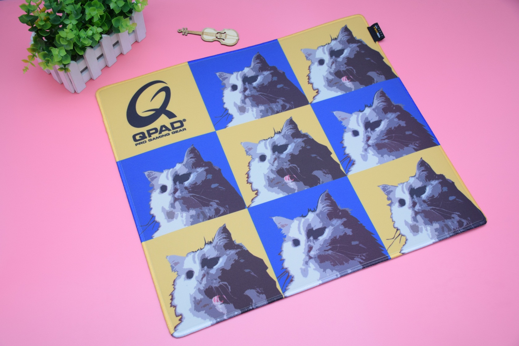 在鼠标垫上也能云吸猫?QPAD CD-45自定义鼠标垫图赏 - zFrontier 装备前线