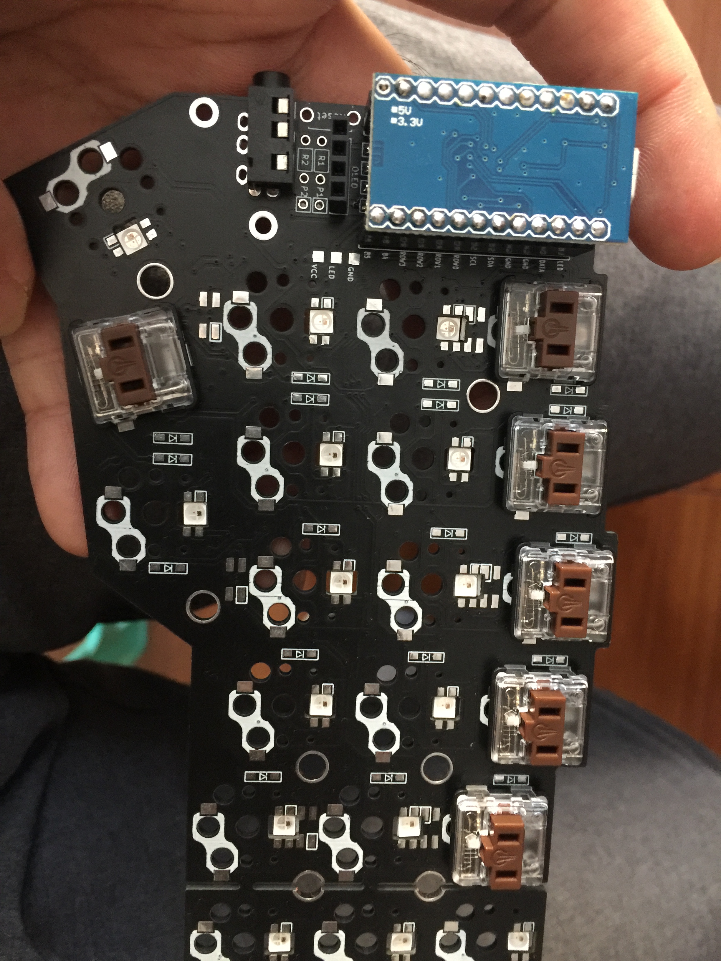 自制Corne RGB 分体键盘 - zFrontier 装备前线