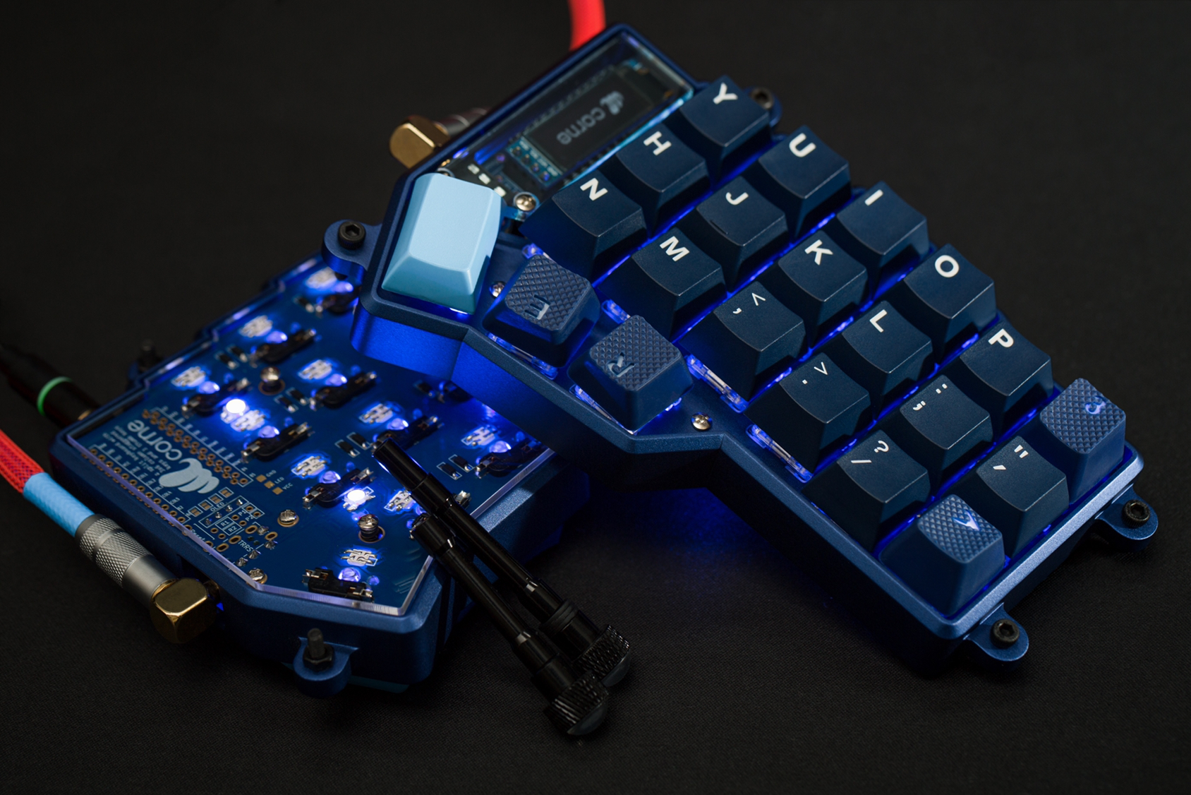 自制Corne RGB 分体键盘 - zFrontier 装备前线