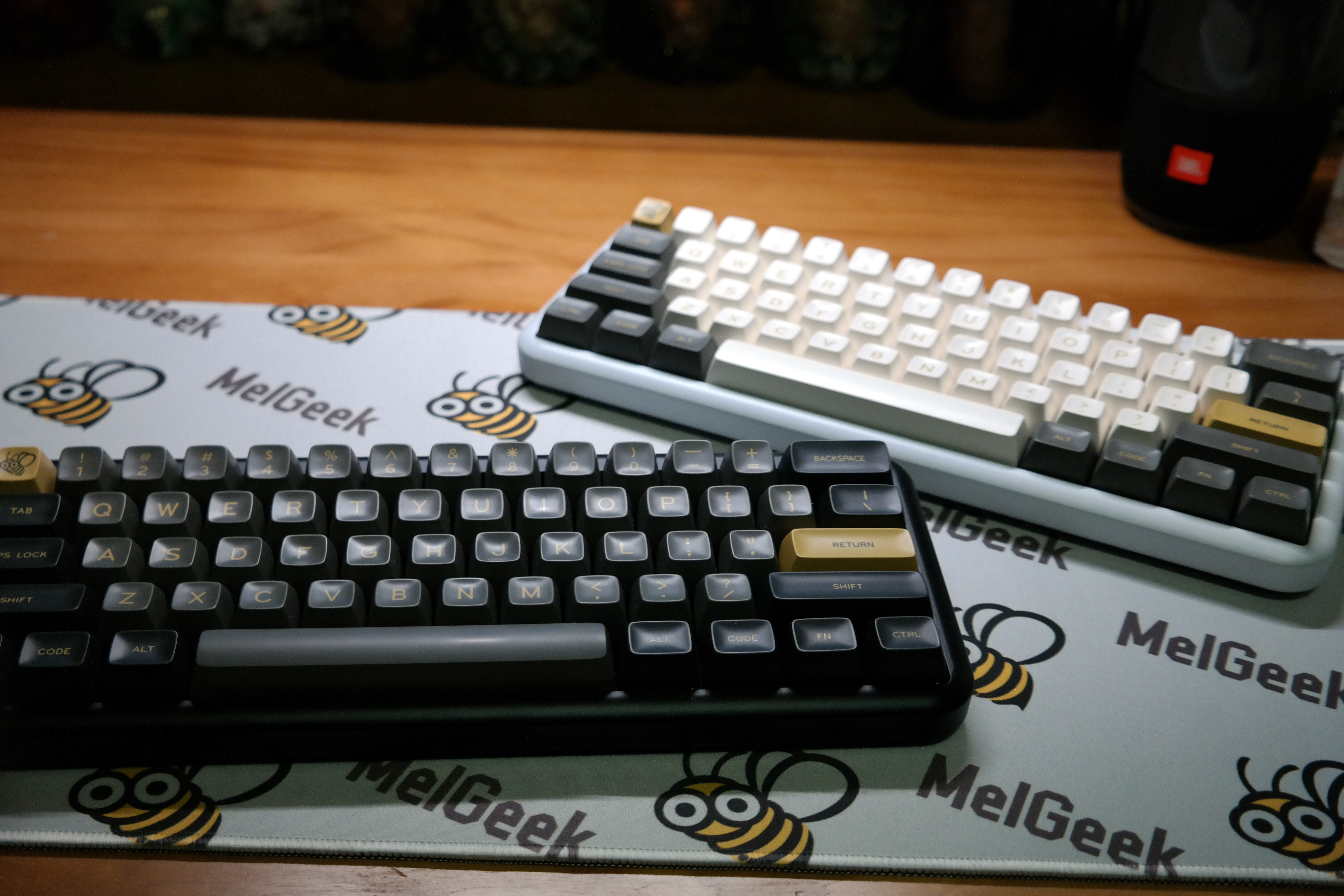 Melgeek Mojo60 Dawn vs Dusk - zFrontier 装备前线