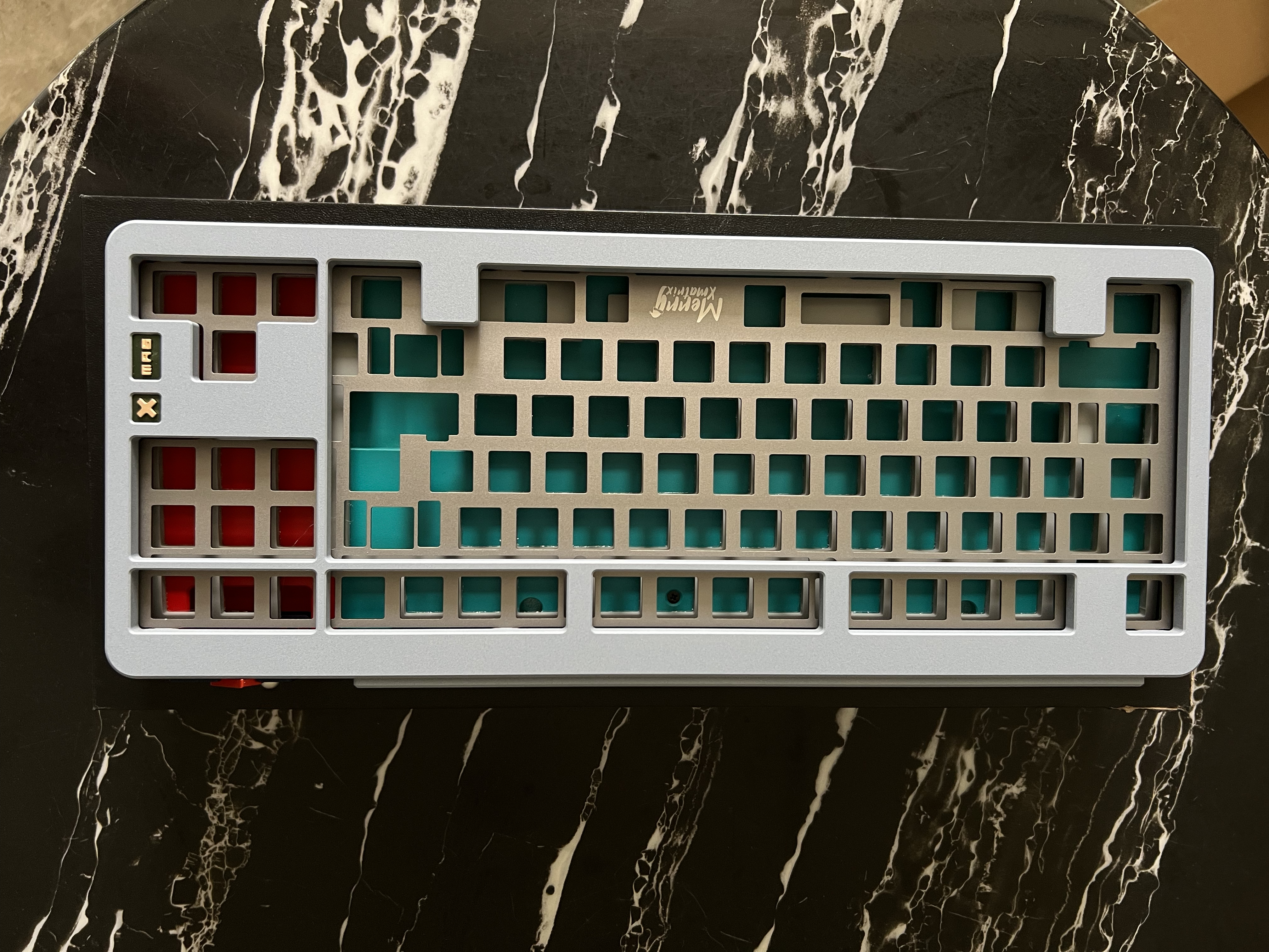 Matrix Mr.hat 圣诞盲盒，稀有灰蓝色。简直太赞了。 - zFrontier 装备前线