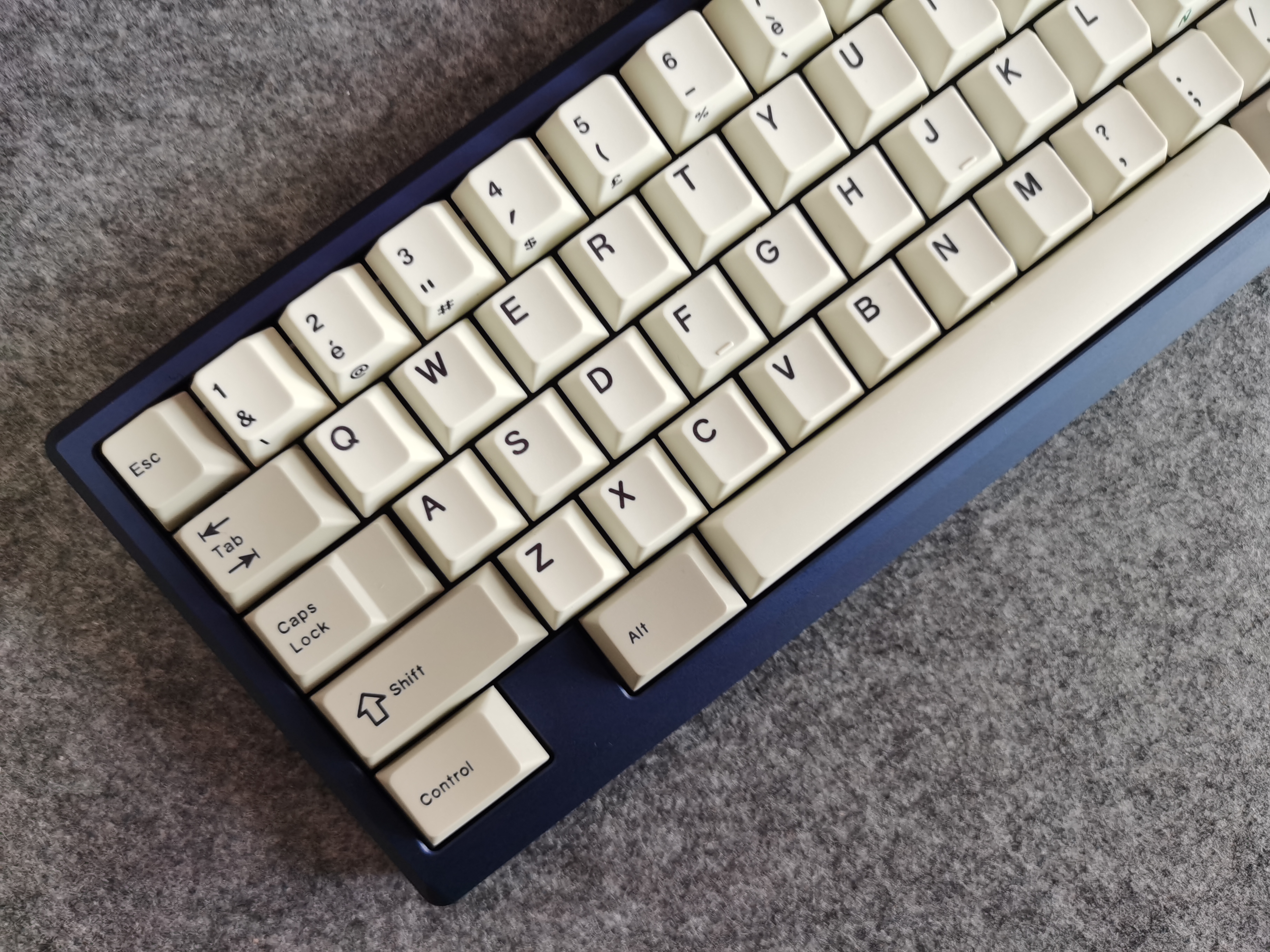 Vertex Arc60 WKL hg红 CRP - zFrontier 装备前线