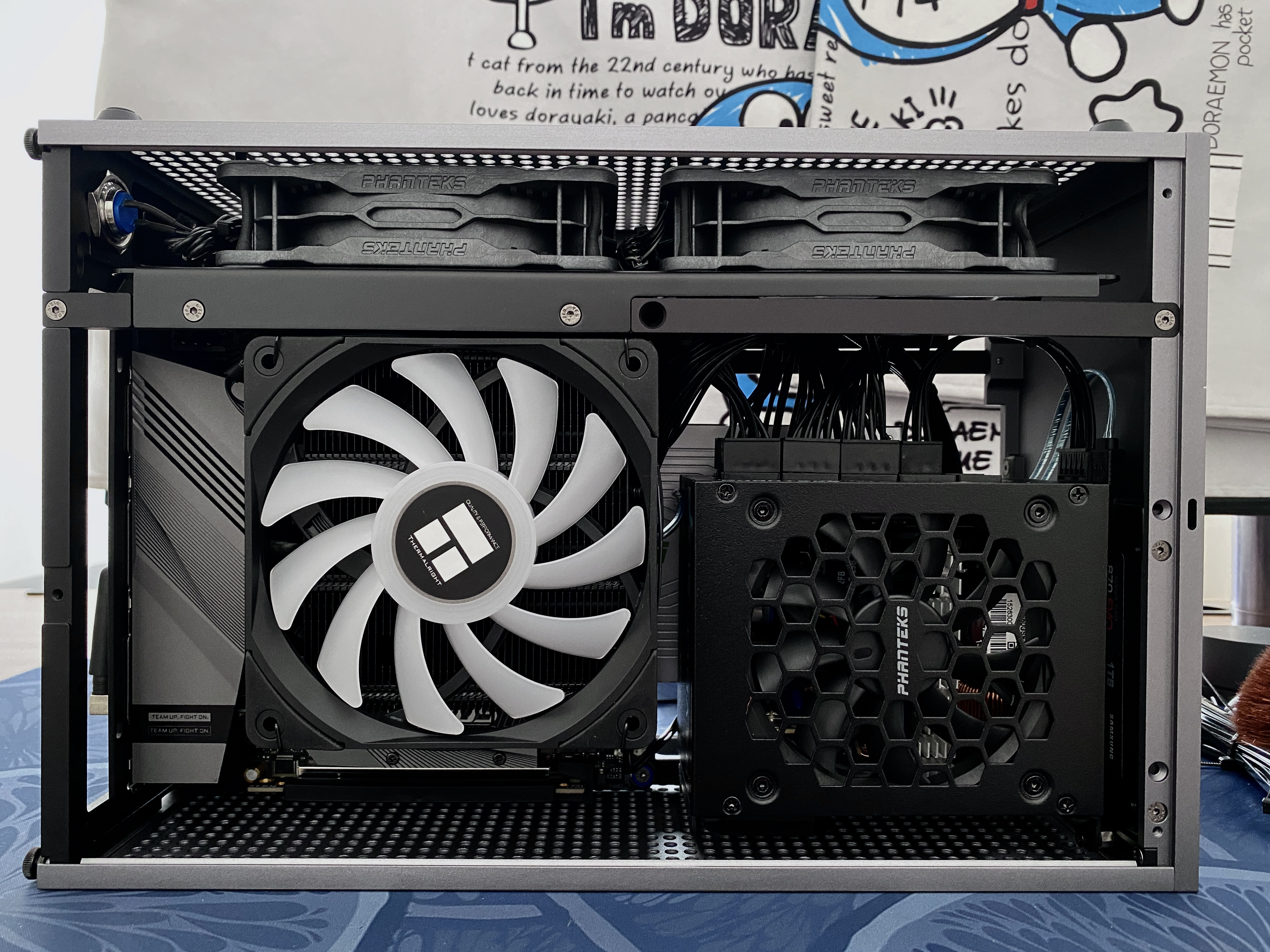 FormD T1做工是真的顶，量产机箱T0级别的存在，独特的模块化设计让组装过程充满了乐趣，对新手来说难度很大。久违的拼乐高感觉又回来了🎉🎉🎉 ...