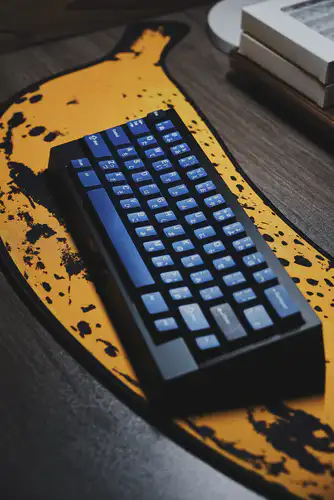 gmk 前锋的蓝色真的调的非常出色，作者对颜色的把控太厉害了，实物比渲染图还要好看！！！ - zFrontier 装备前线