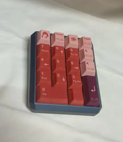 Prism Pad签个到 拿到套件已经挺久了，到今天才完完全全的组装好 算是第一个pad，在学校宿舍拍的，环境和拍照技术都不咋样，见谅 因为 ...