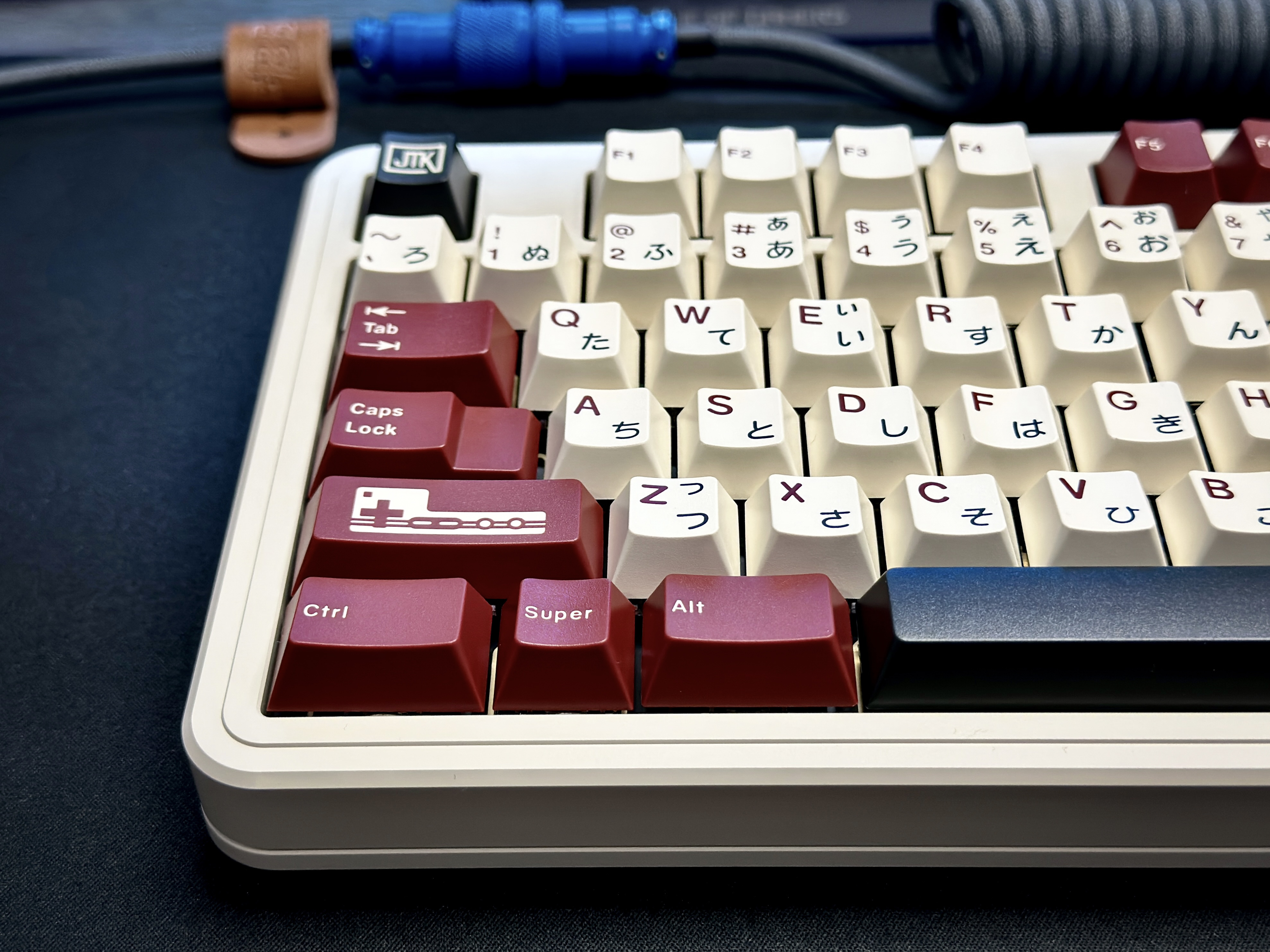 Zf新人第一把客制化键盘入坑报道：space80apollo无瑕奶白套件jtk Classic Fc R2红白机键帽（zf刚入手现货