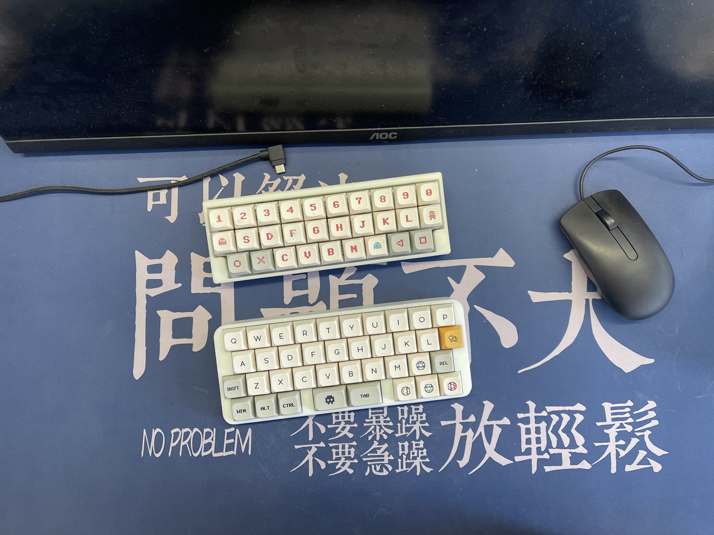 又做了一个小配列键盘😎之前的alpha29当做主力键盘用了大半年,觉得还是需要独立方向键和独立修饰键,又借鉴qaz键盘设计了这个小40键盘,3d打印一体式结构,还没接线。没想到居然有点麻将音