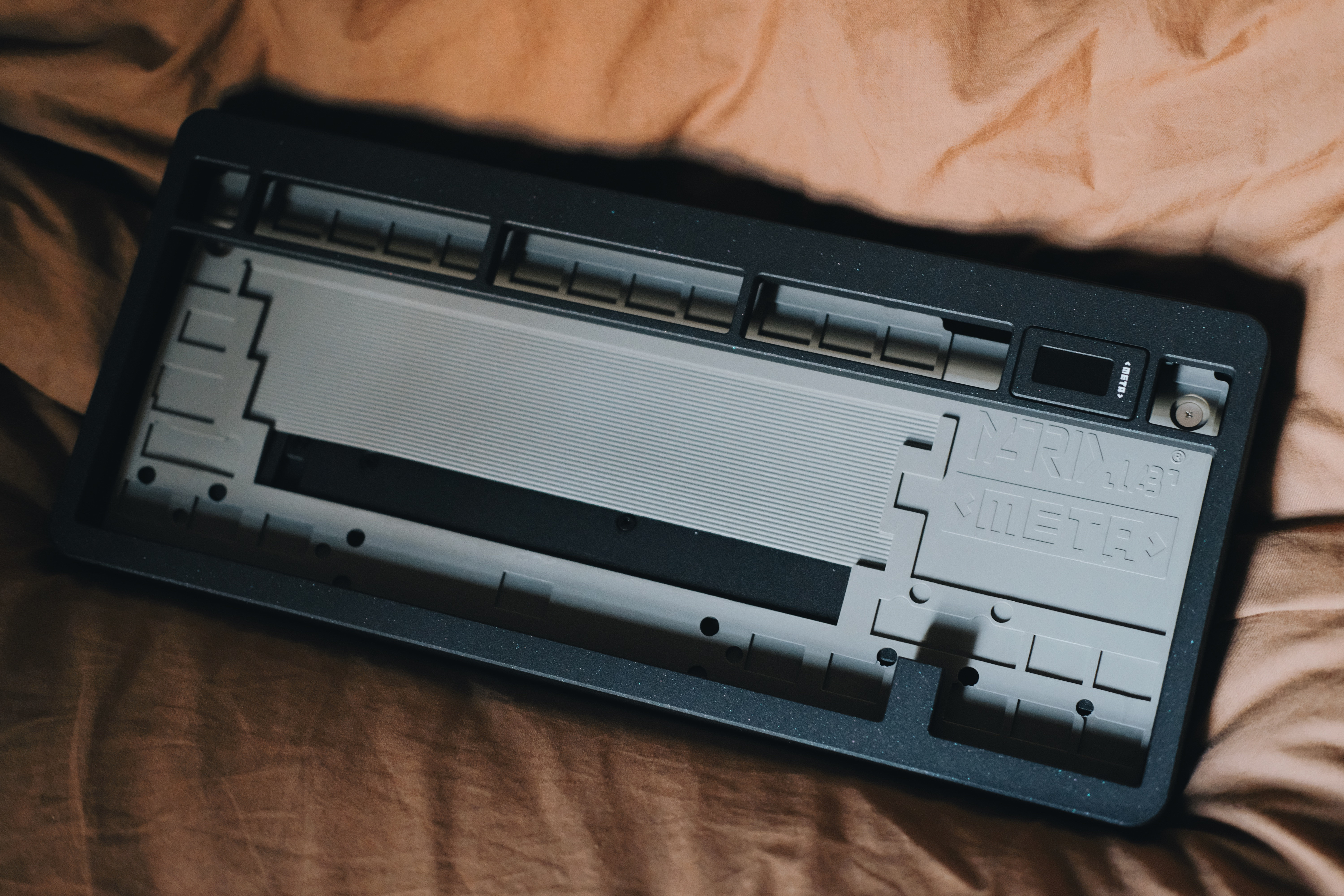 Matrix Meta75 闪黑 真的是五彩斑斓的黑 - zFrontier 装备前线