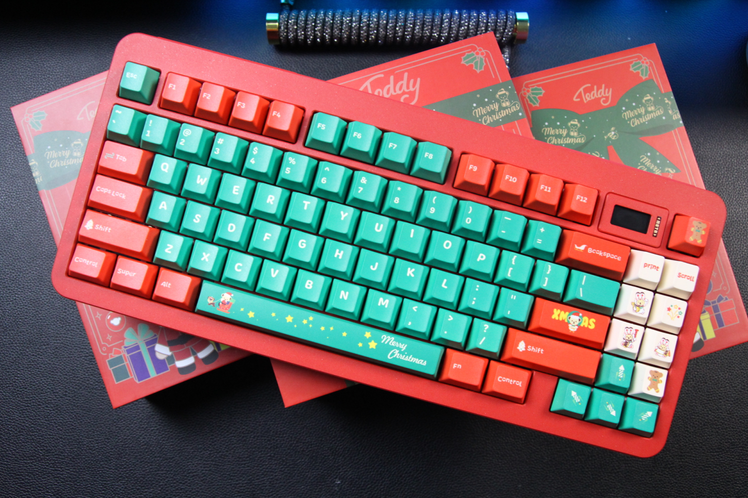 matrix meta75闪红 套件：matrix meta闪红 键帽：Xmas-Teddy Bear 圣诞泰迪熊 轴体：rim 莉姆 行插线 ...