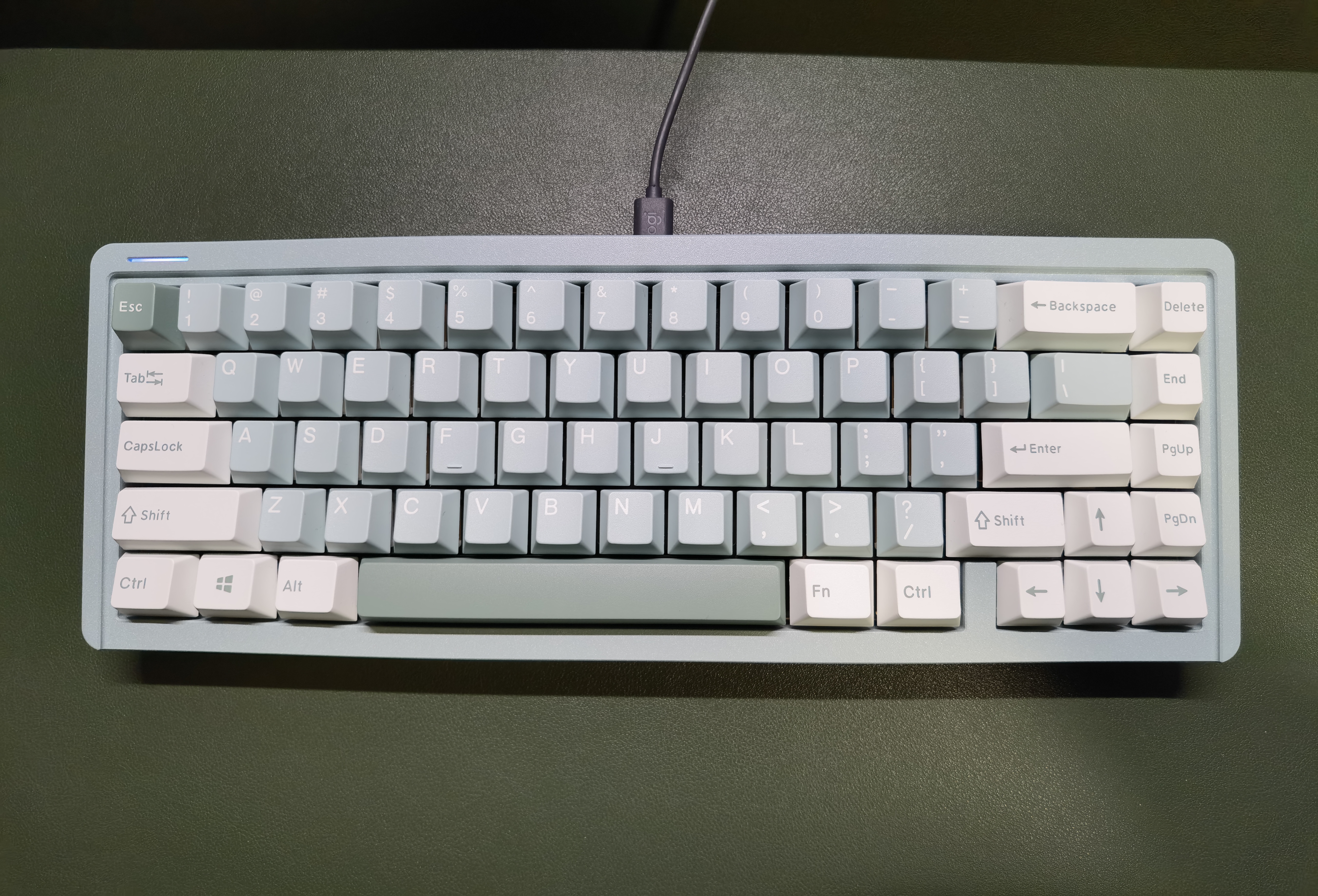 天青色等烟雨，而我在等你 谁能拒绝这样的Razor65 r2 等了许久，这把由TWP WORKS工作室出品的小富贵终于到了！ 下面就说说我的 ...