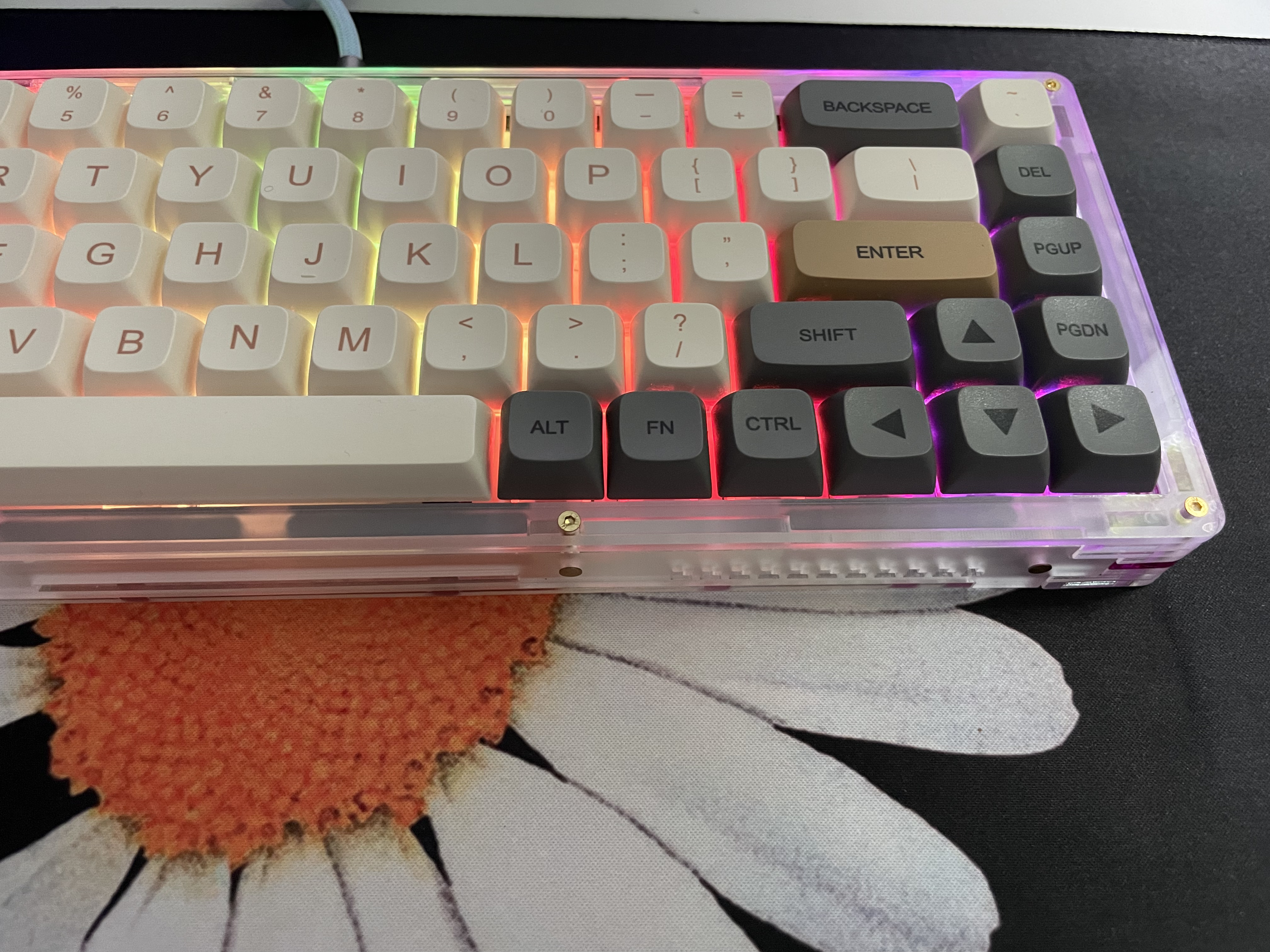 想问下zfer你们拍键盘都是用什么滤镜或者怎么调色的呀，感觉怎么拍都拍不出效果。没有质感 - zFrontier 装备前线