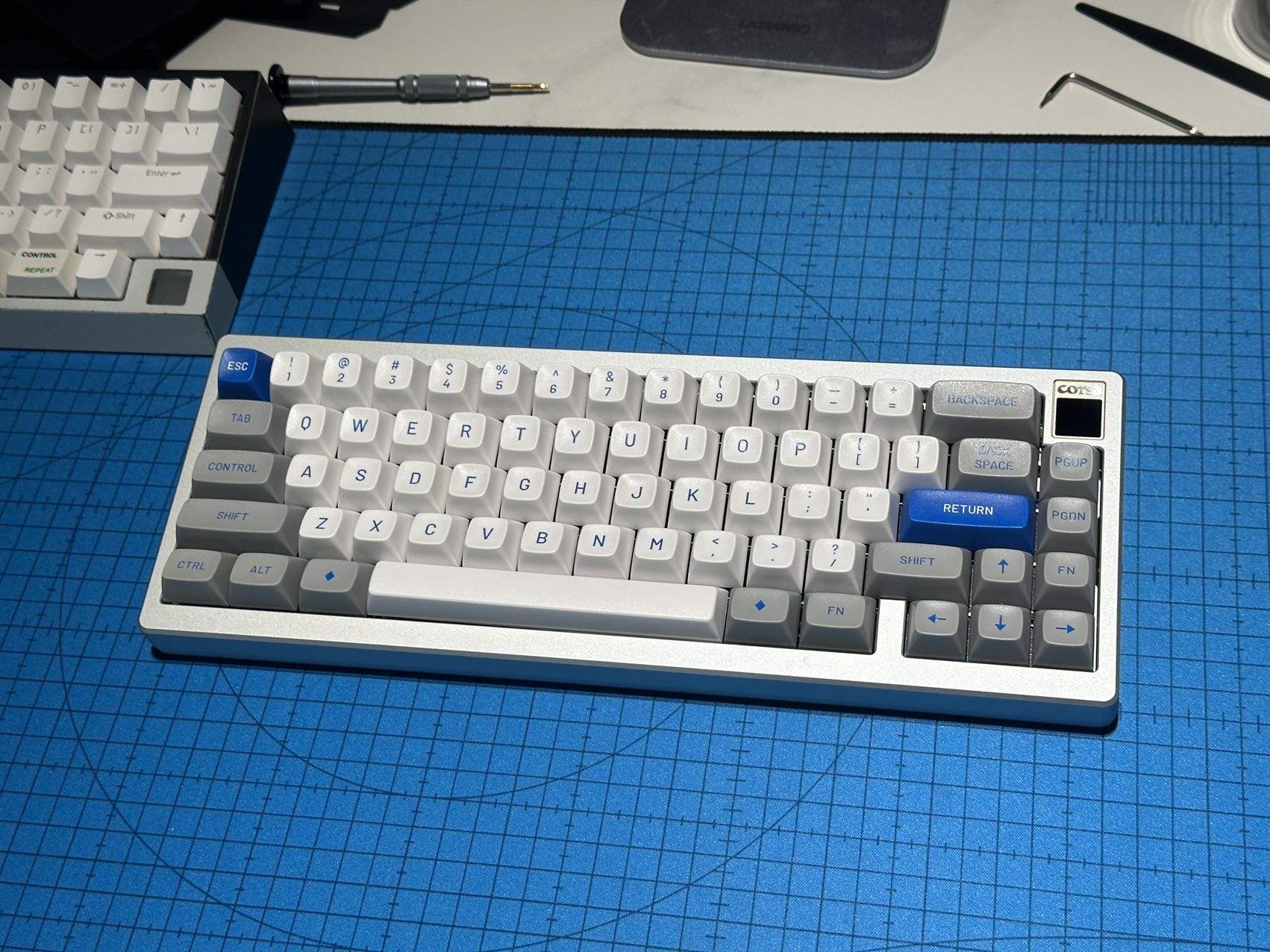 Olivetti的小众复古：mt3 camillo 与阳极银 - zFrontier 装备前线