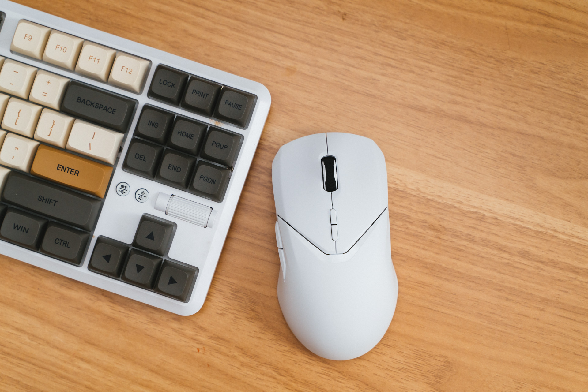 4000Hz回报率让你成为电竞界的巅峰玩家！雷柏VT9PRO - zFrontier 装备前线