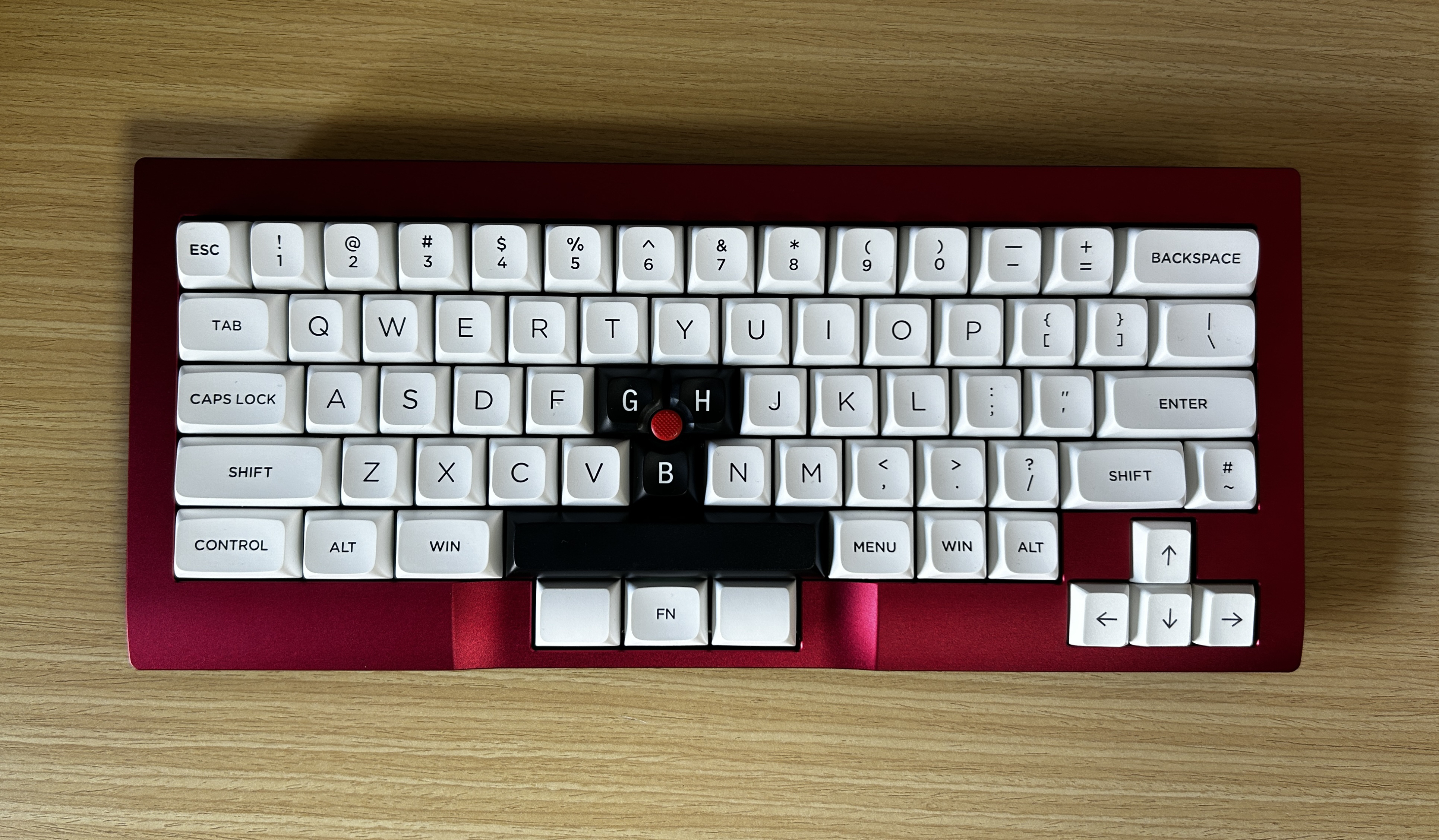 TEX Shura 第二把TEX shura了，很喜欢他的灵活的键盘配列，还支持自定义按键，尤其是优秀的指点杆，再配合铝合金上盖，体验非常好 ...