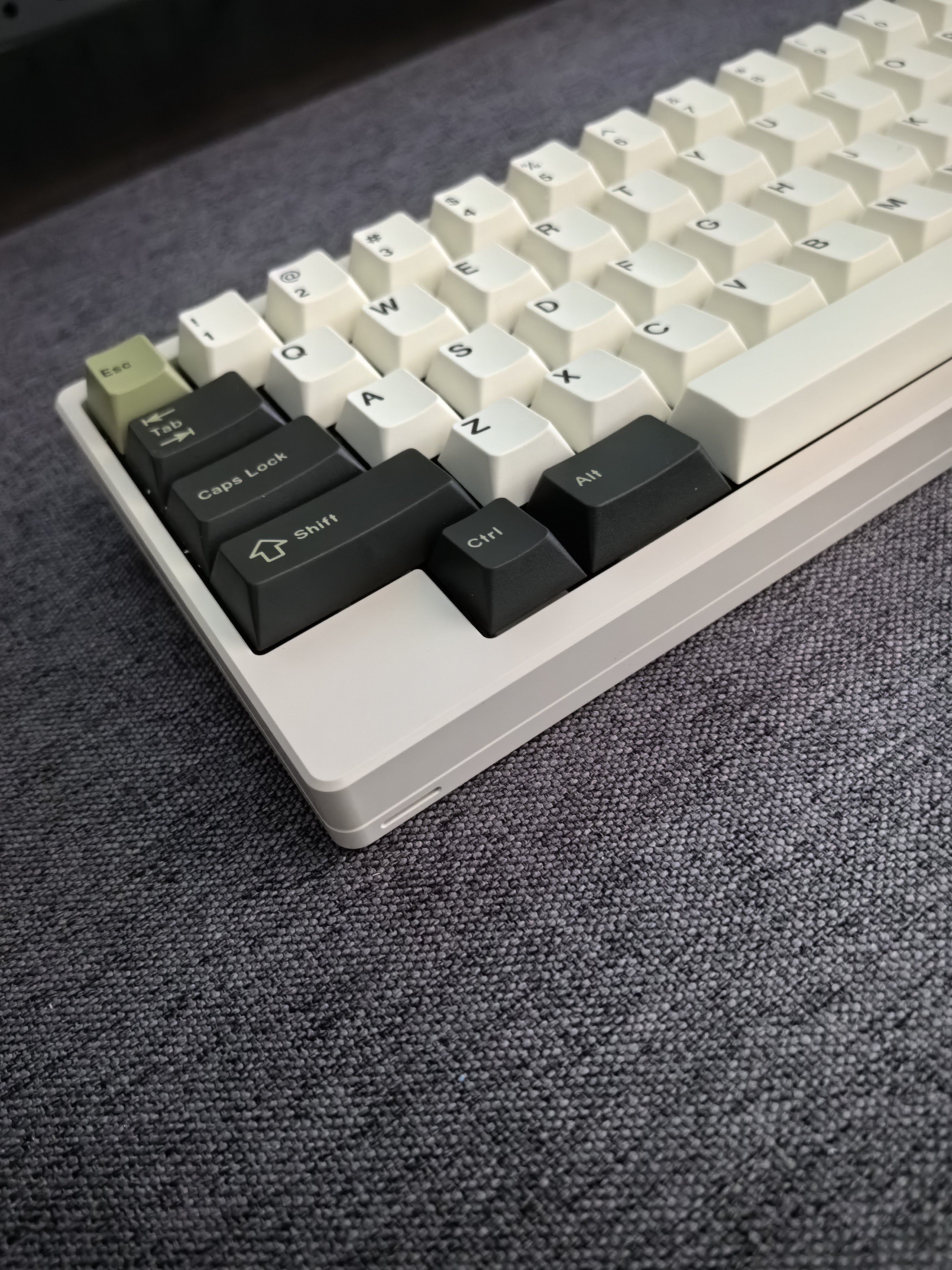 BD60 米白HHKB 丨 GMK 橄榄 R2 - zFrontier 装备前线