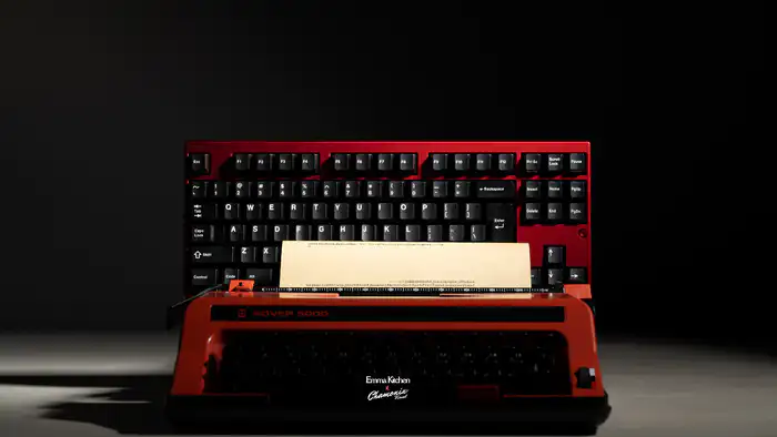 「新旧时代的打字工具」neo 80 阳极红 - zFrontier 装备前线