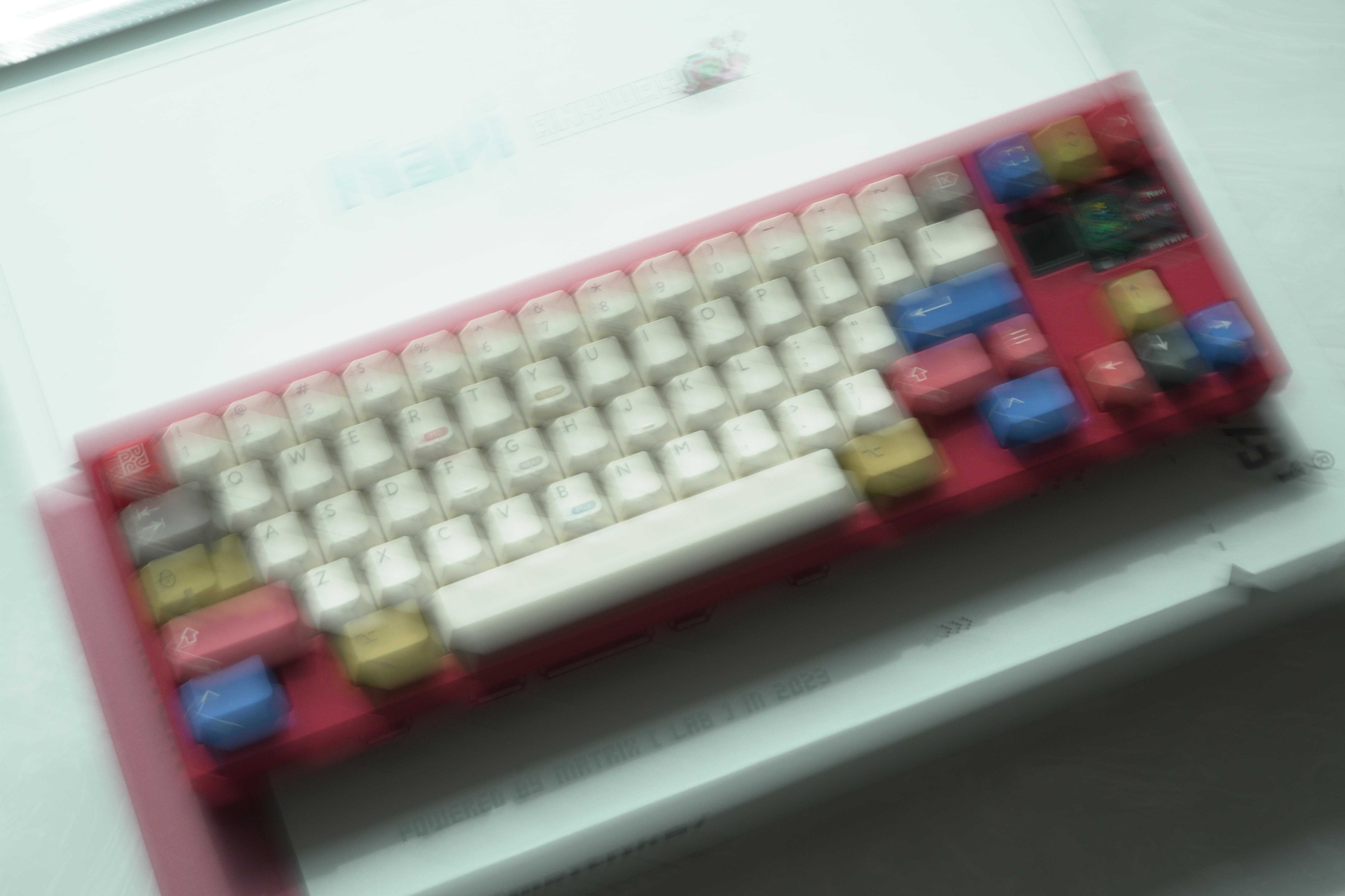 MATRIX NAVI 70% 签下到，年后终于有时间把NAVI组了 很喜欢这把键盘，抄一下乐总的作业 背面pvd的指纹请忽略 实在是太懒了 ...