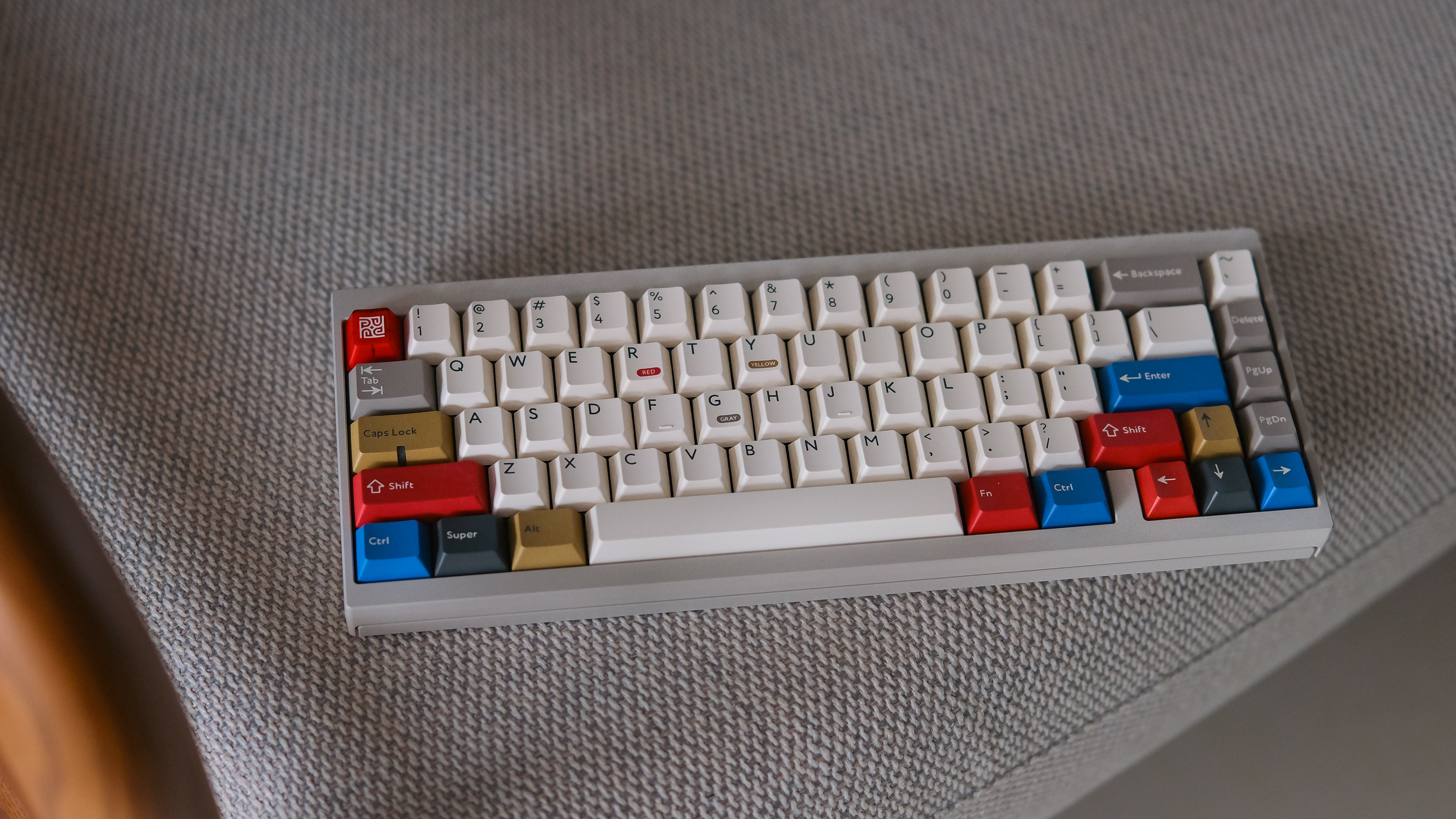 QK 65% V2 Classic Retro White - zFrontier 装备前线