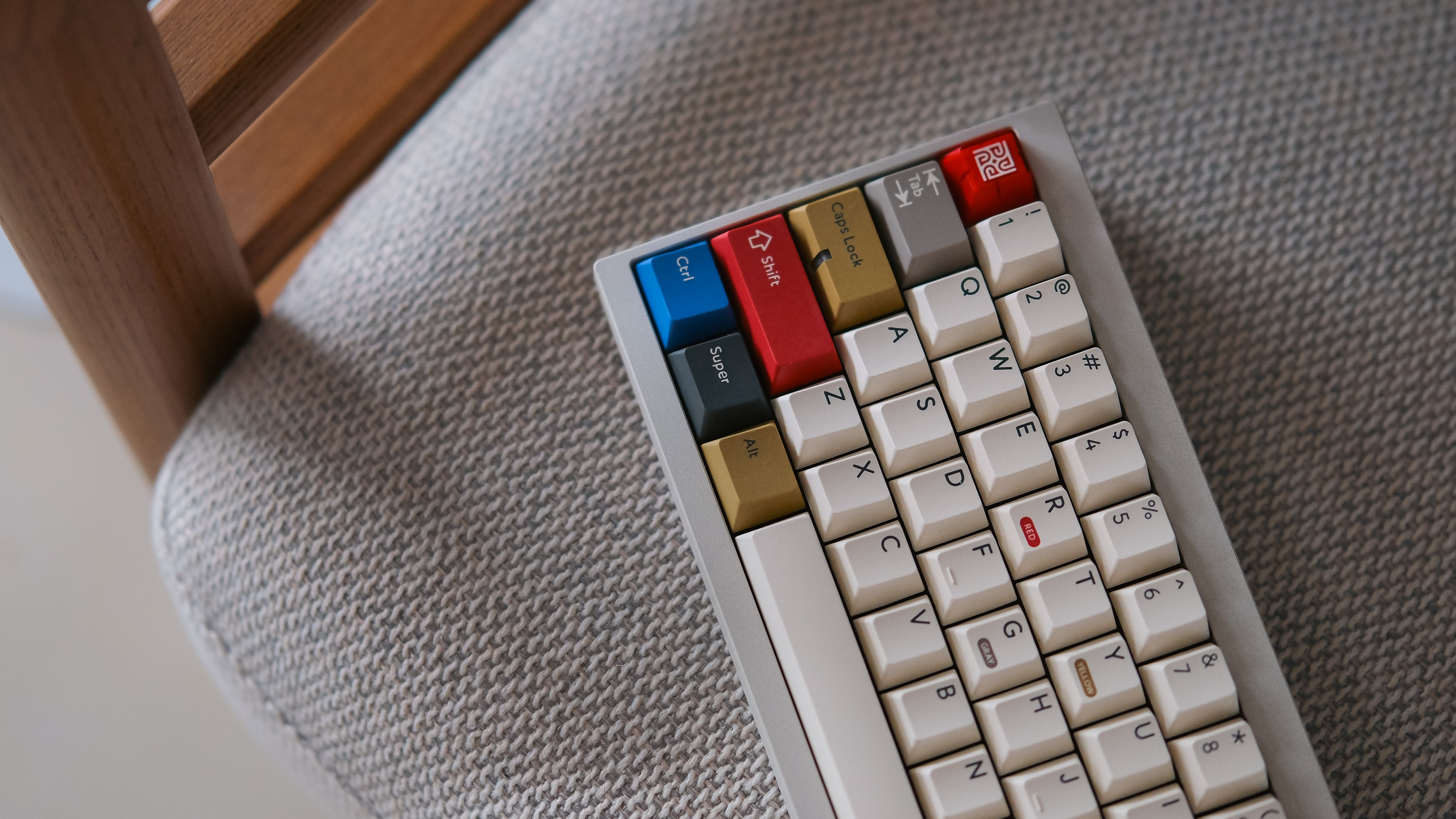 QK 65% V2 Classic Retro White - zFrontier 装备前线