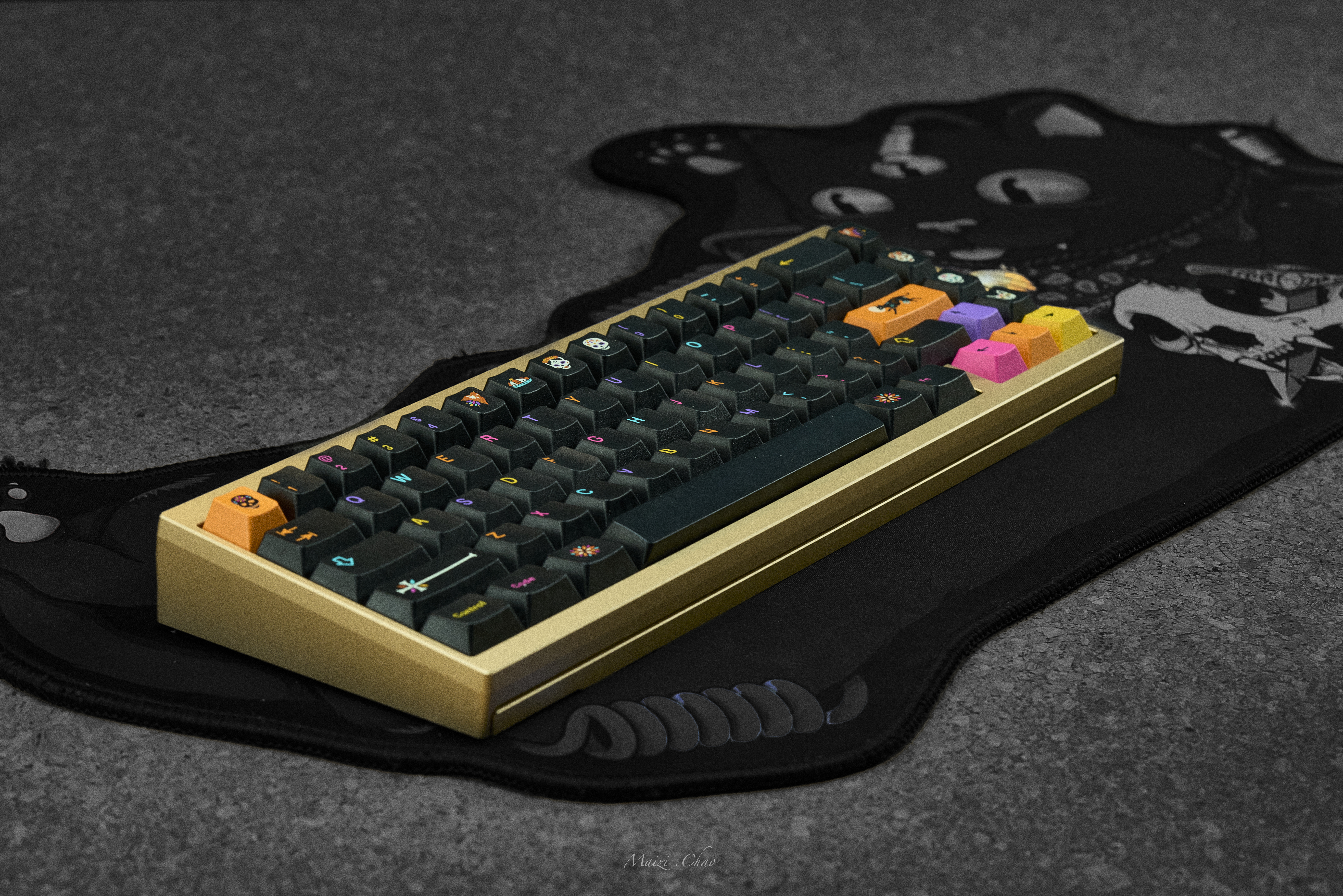 QK65v2 Classic Champagne 暗金 - zFrontier 装备前线