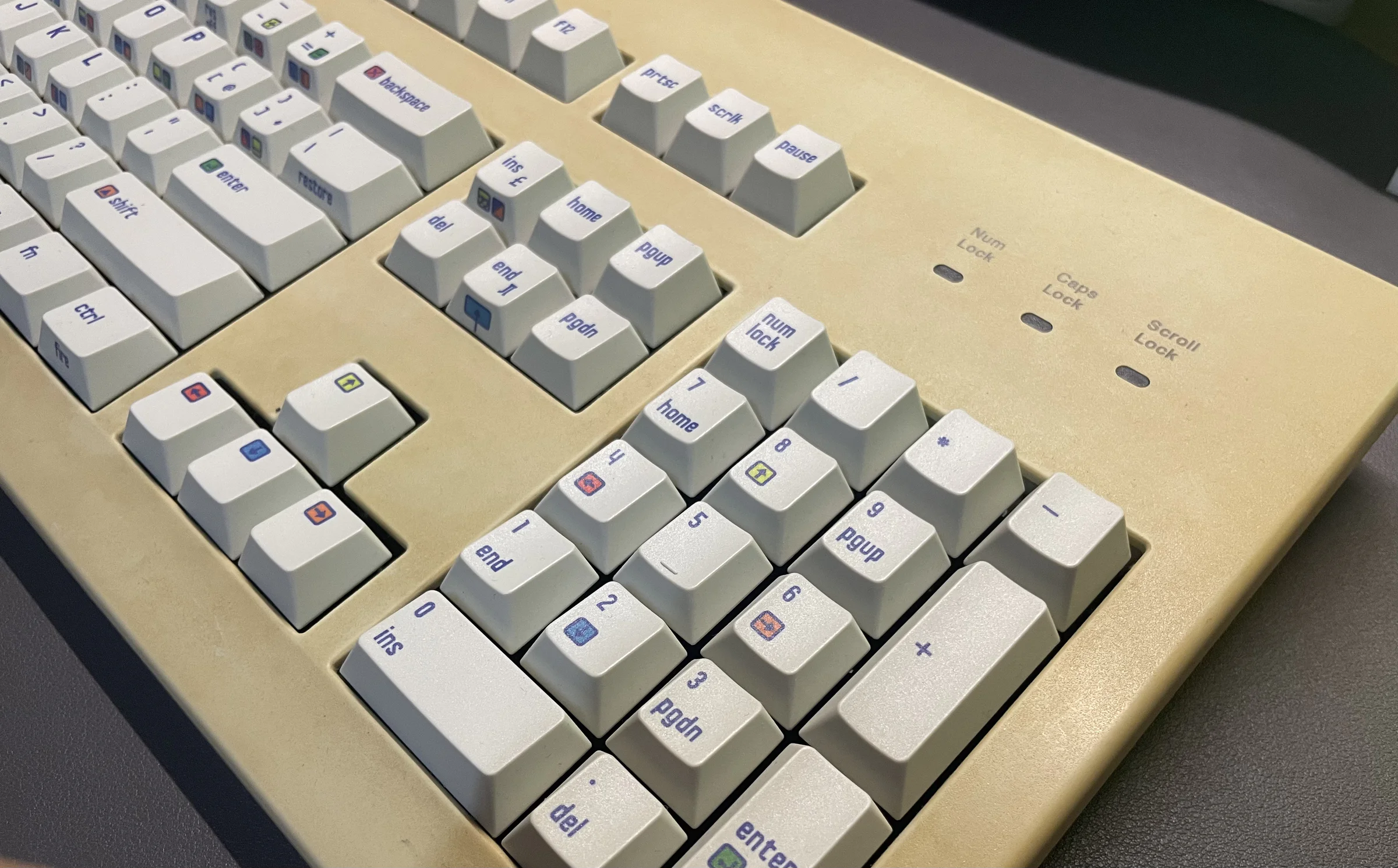 15岁的g80-3000，很喜欢自然泛黄的外壳，改了c口换了弹簧，作为日常使用也完全ok😊 - zFrontier 装备前线