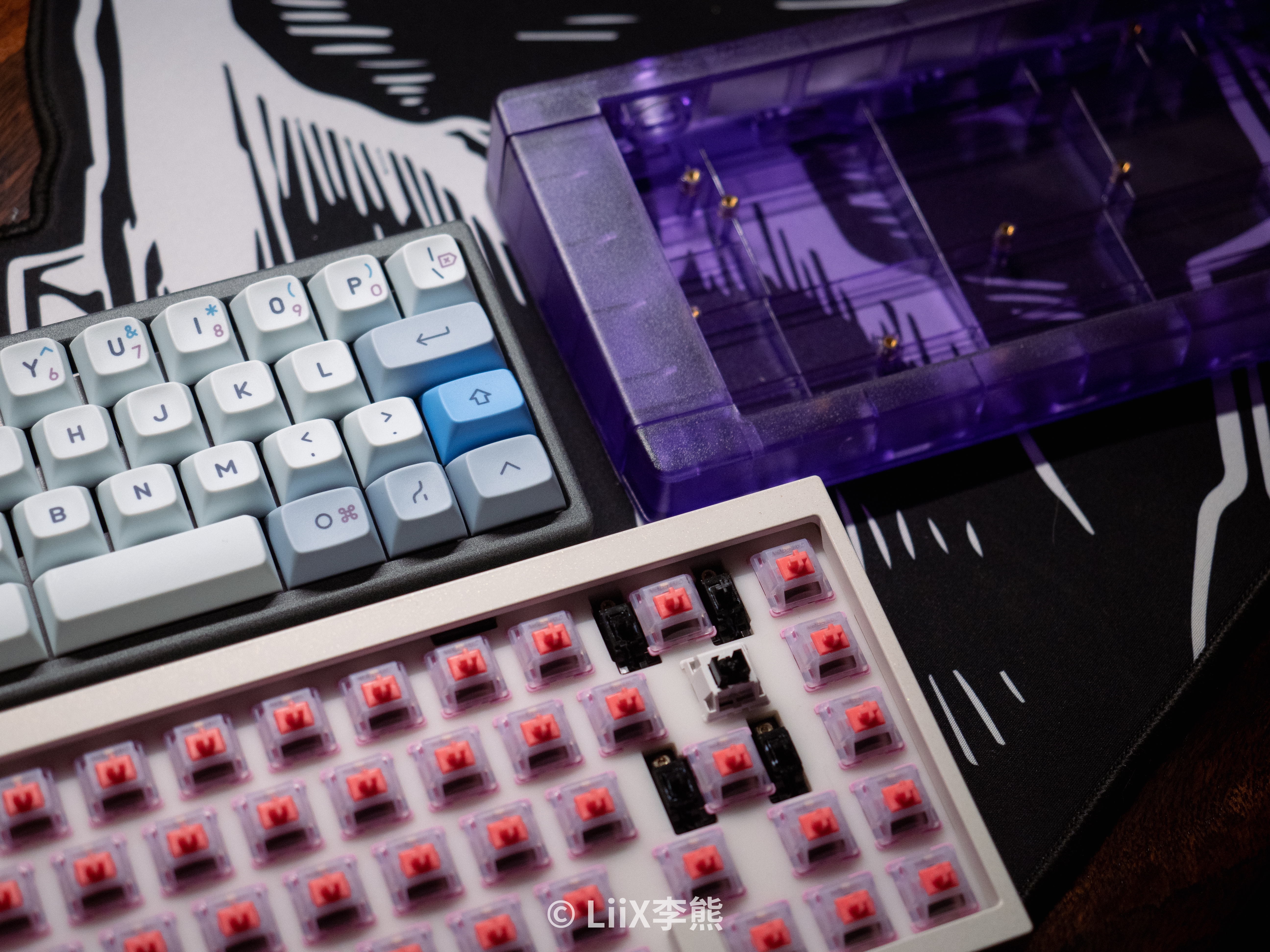 套件：BBox Cyberspace 轴体：佳达隆 失重轴 键帽：kkb Artlife 套件：Link65 轴体：hg雪松轴 套件：不倒翁 键帽：mt3 Operator 操作员 ...