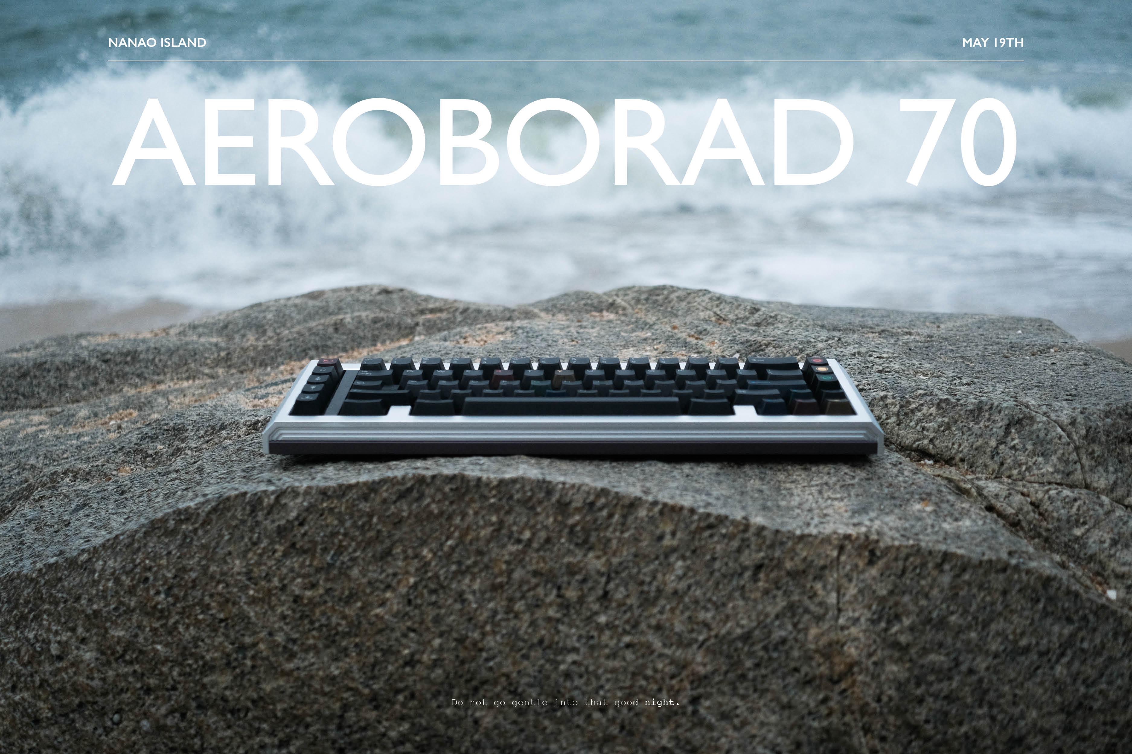 套件: Aeroboard 70 轴体：紫鸢轴 键帽：KBDfans半透黑灯 •• 身为一个特别热爱拍键盘的人，每一次拿到一把新键盘只能蜗居在宿舍产出同质化极高的照片是一件特别痛苦的事情，并且 ...