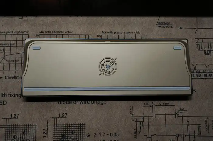 Neo65Cu阳极钛灰+GMK Norse 个人用过的最爽空格之一，KCP也是很舒服厂润到手用完全可以 - zFrontier 装备前线