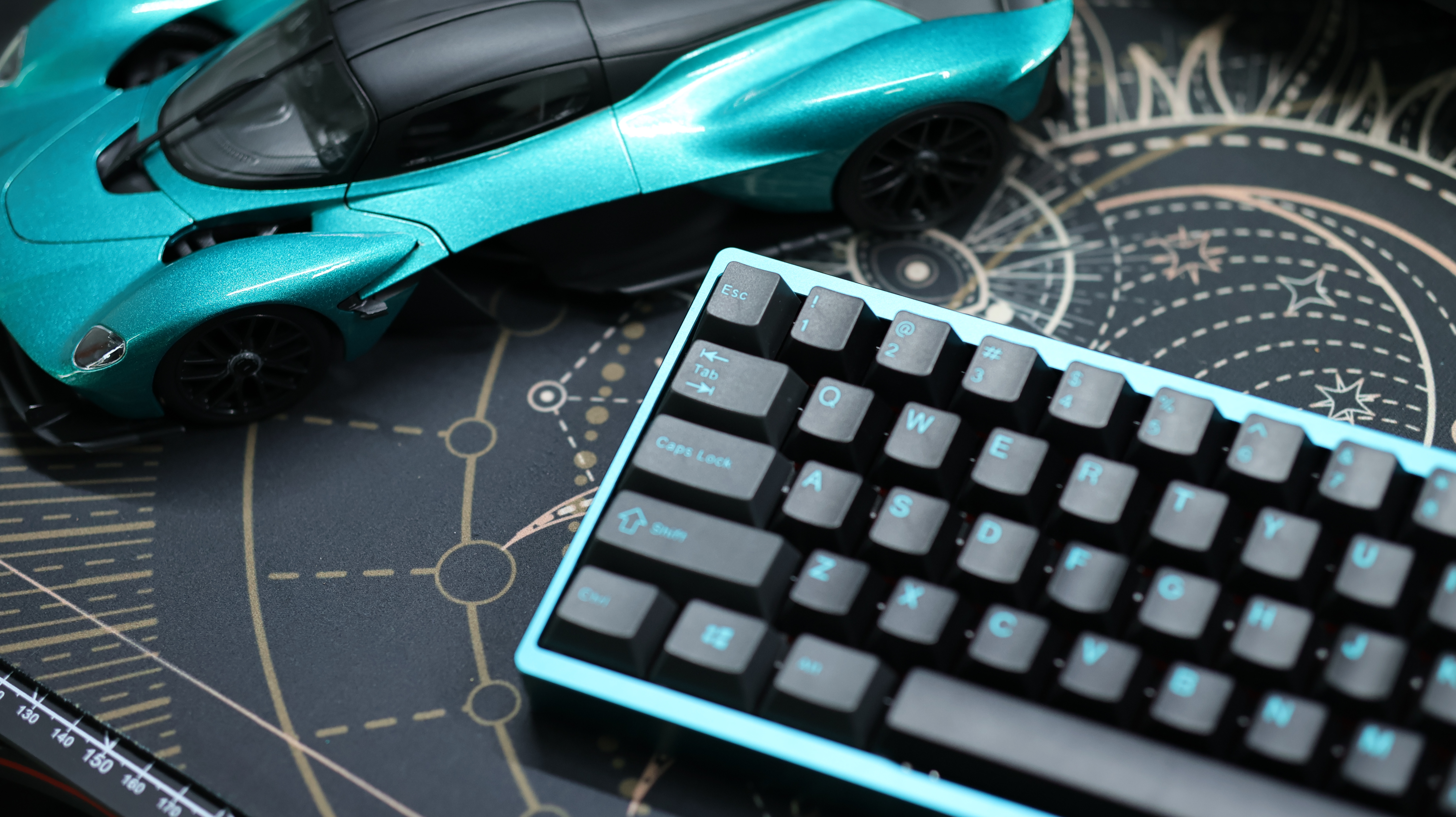 Neo 65Cu 法翠 搭配TTRed Top无棉 也还不错，上的菜菜键帽。豆青搭配迈阿密，颜色还挺搭。 - zFrontier 装备前线