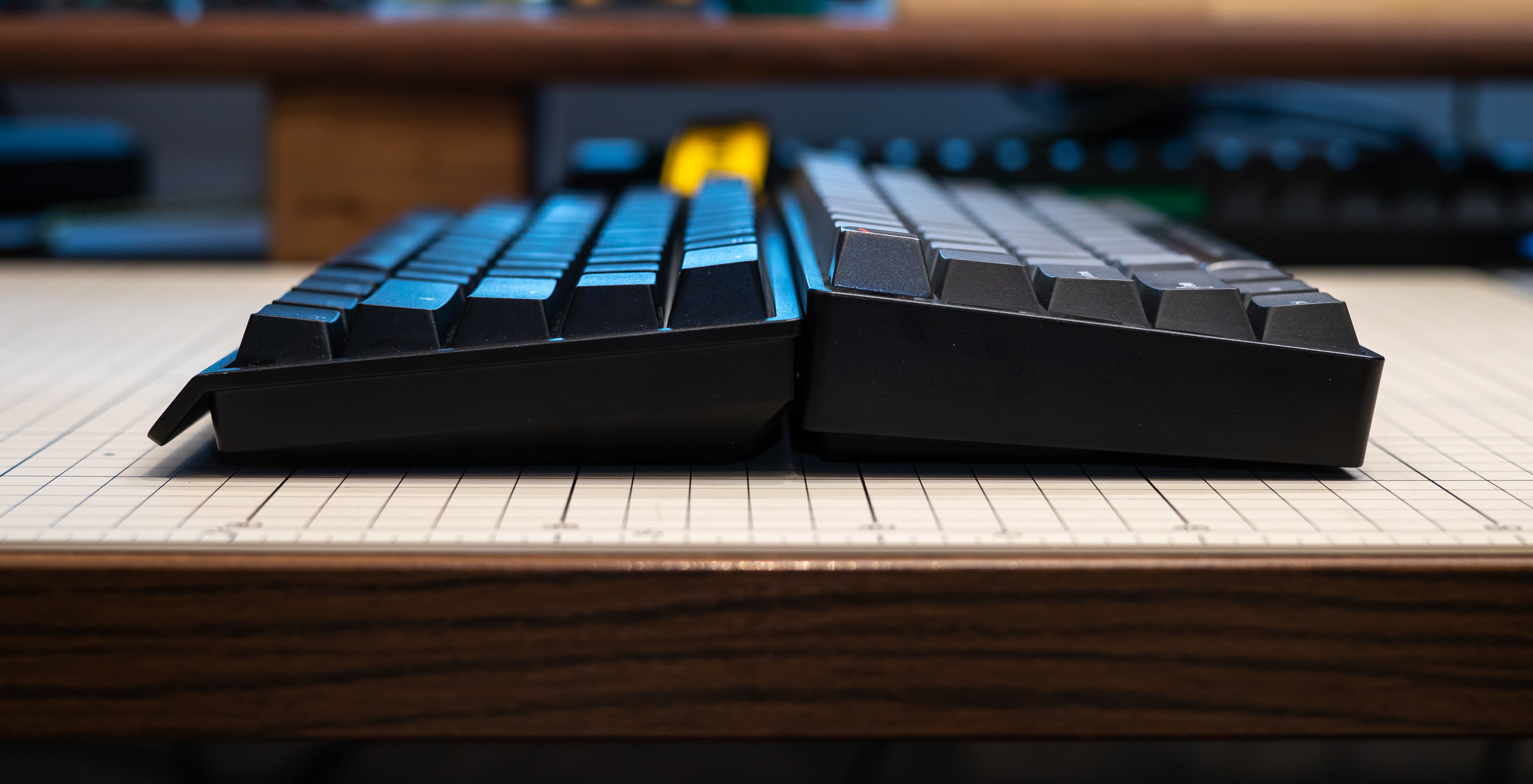 吃螺蛳粉送键盘？醉鹿G60小测(vs Wooting 60HE) - zFrontier 装备前线