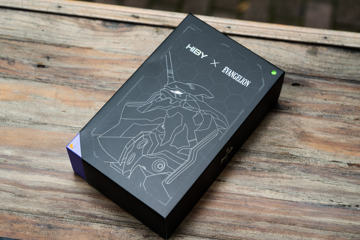 【舰闻录】海贝R4 EVA：“联名到深处”的随身音乐播放器 - zFrontier 装备前线