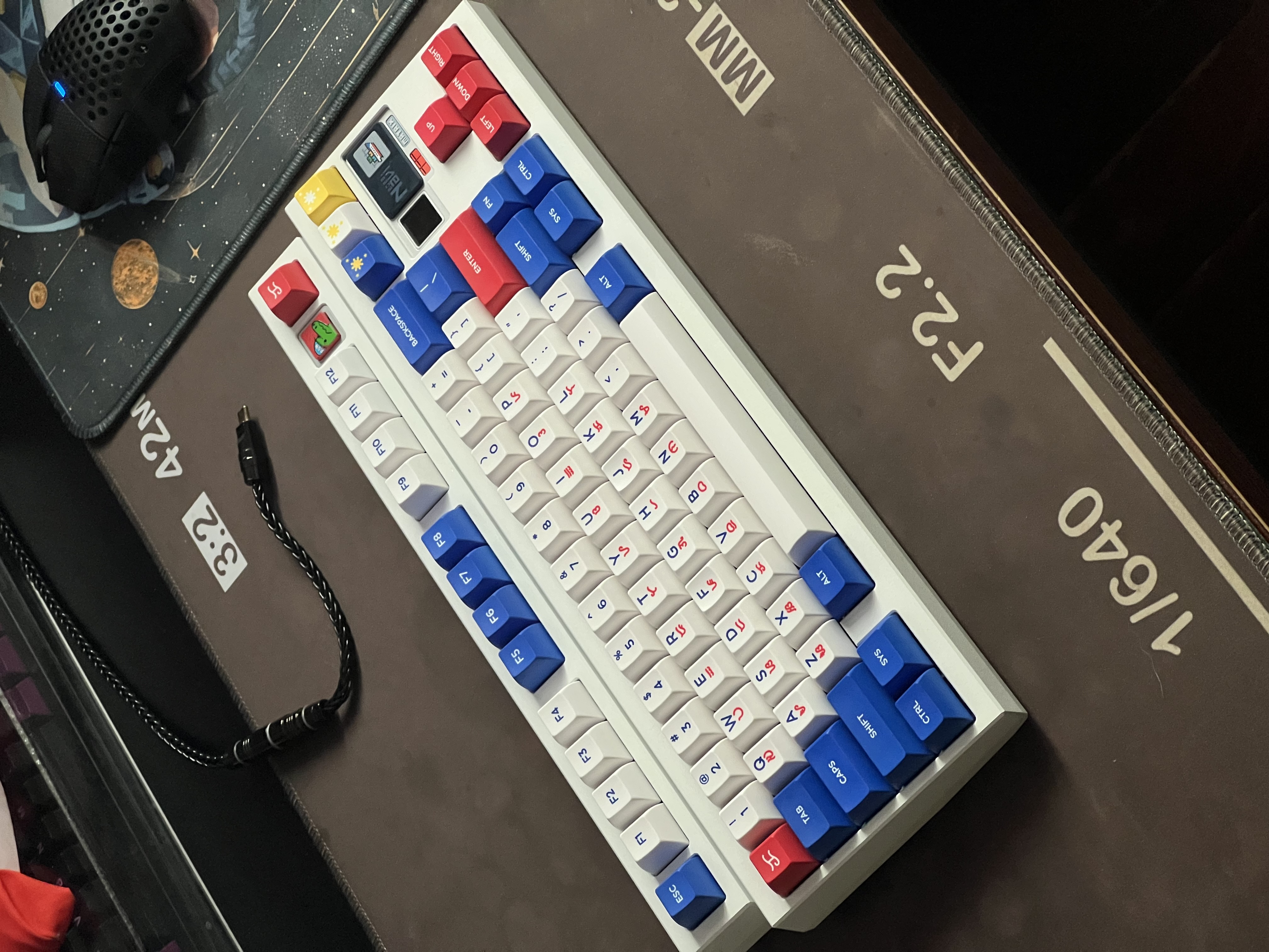 Matrix Lab Gator 兄弟们觉得怎么样啊？我觉得还行啊，虽然结构不一样，声音不一样，手感不一样，但是好歹有了点新东西。说有色差那是 ...