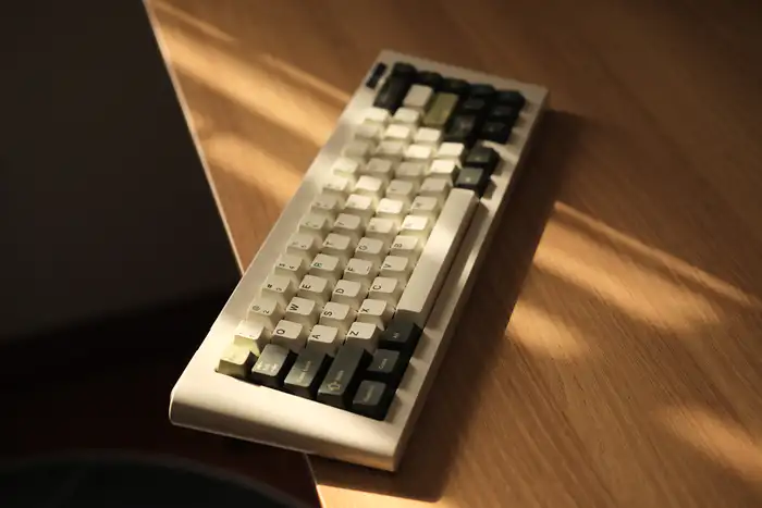 Capsule65 R2 & GMK Olive R2 - zFrontier 装备前线