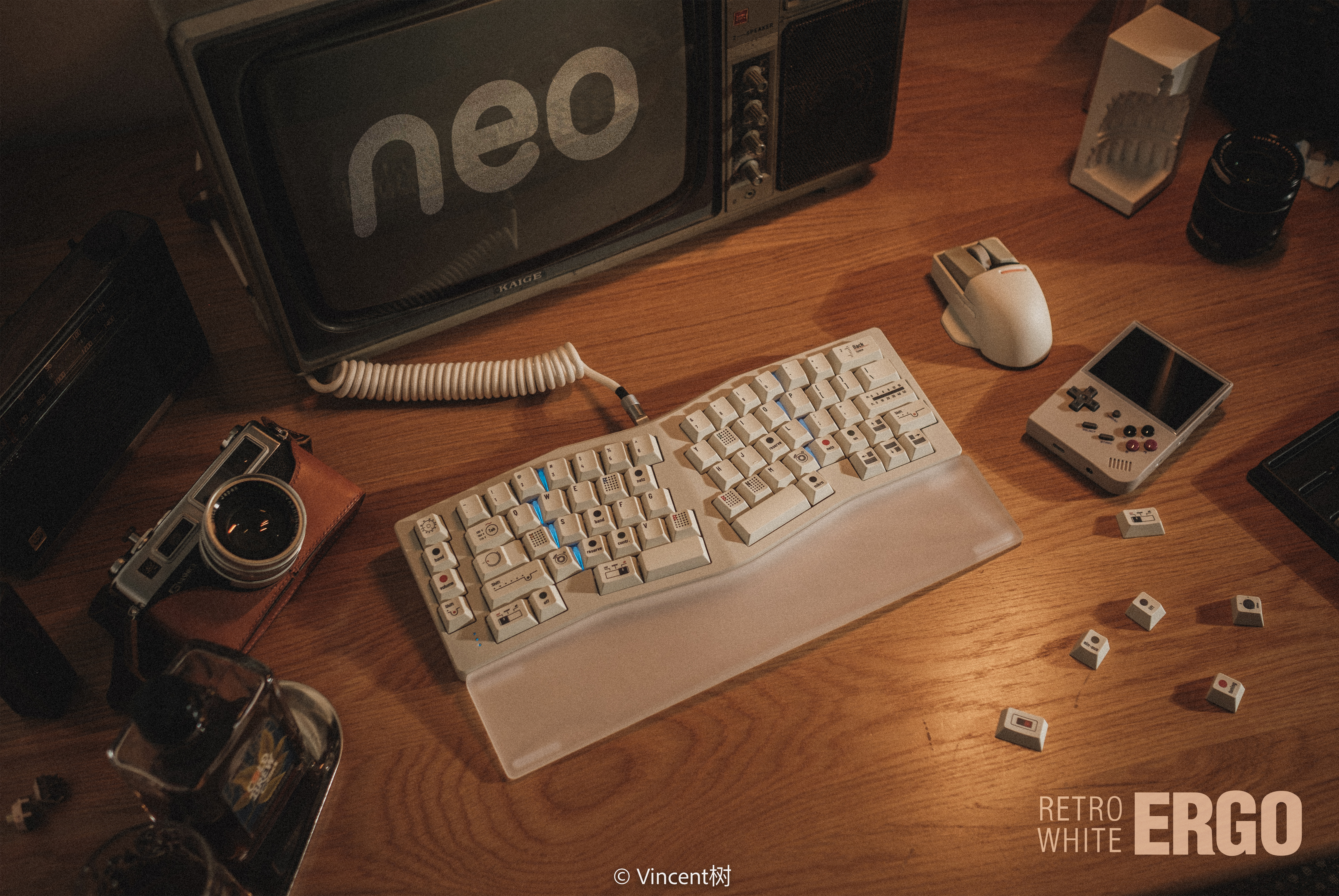 NEO ERGO | Retro White - zFrontier 装备前线